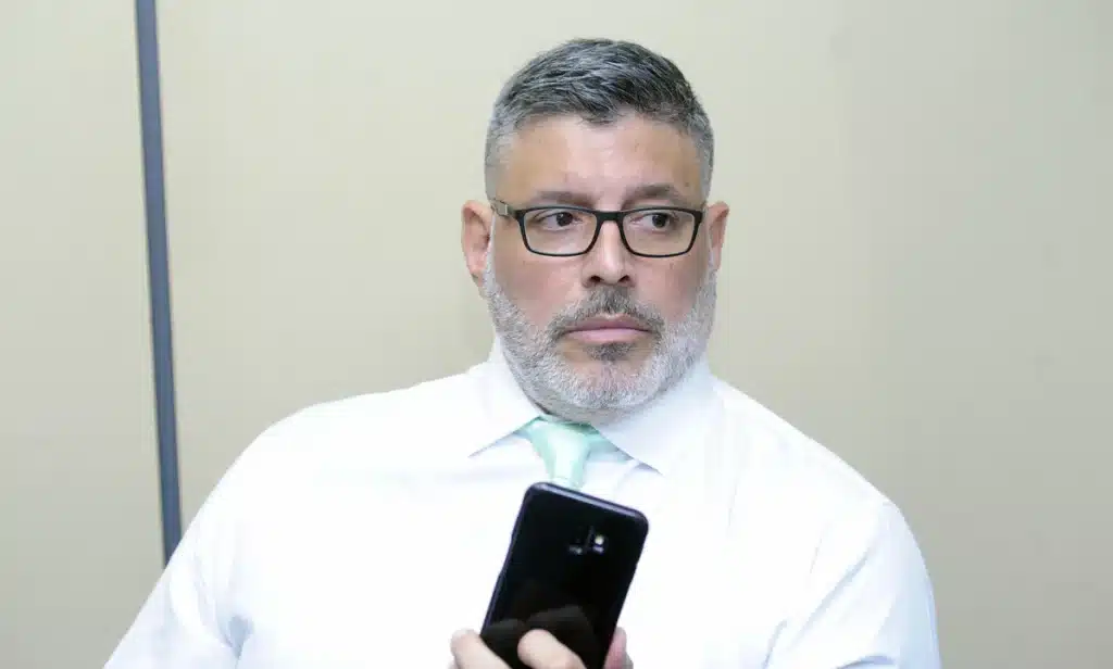 Alexandre Frota quer pagar multa de jornalista perseguido por Carla ...