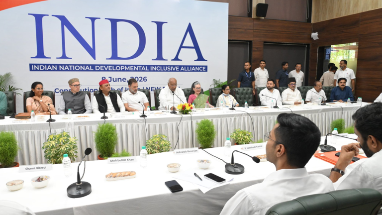 The INDIA bloc divide: Why Mamata is all in but Stalin is walking her ...