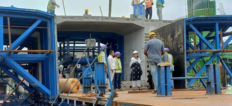 Majuli DC reviews Jorhat-Majuli bridge work, directs expedited construction