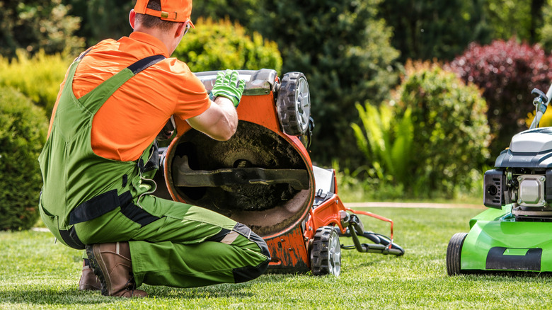 What it means if your mower deck wheels touch the ground