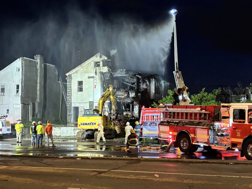 1 killed, 4 injured in Olney house fire