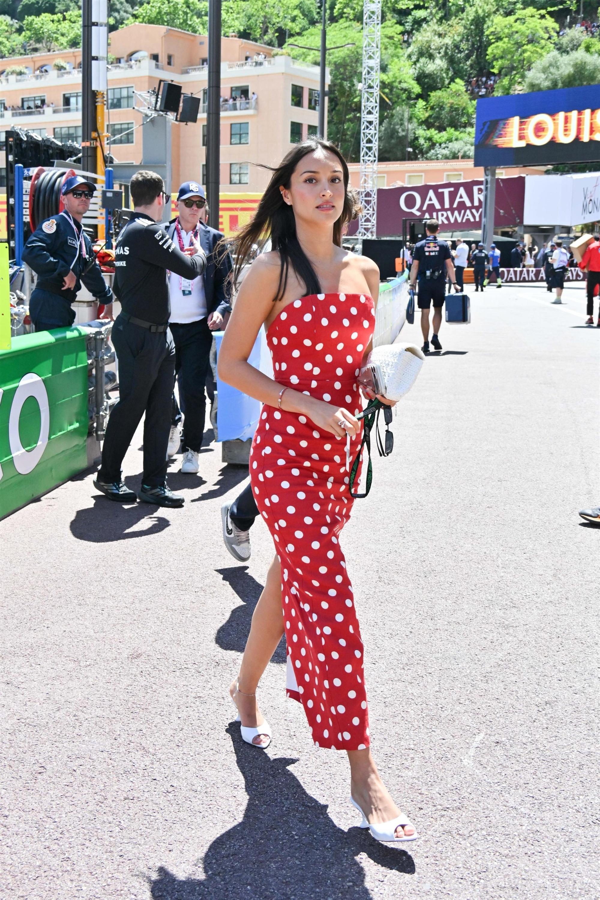 Robe Jacquemus, bustier vintage à pois, allure bohème… Alexandra Saint ...