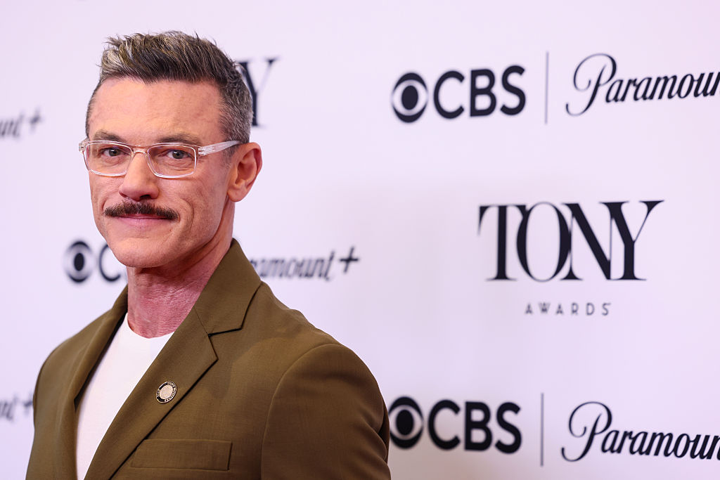 Luke Evans and partner Fran Tomas turn heads at the 2026 Tony Awards