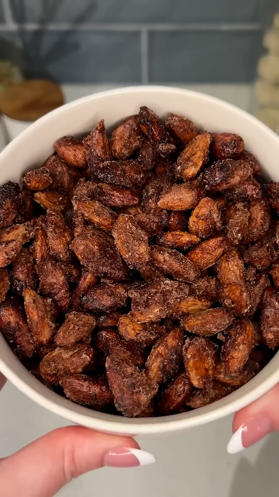 Almonds candied in the air fryer for a sweet and crunchy snack