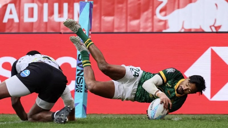 Tristan Leyds casts own shadow with World Sevens Player of the Year award