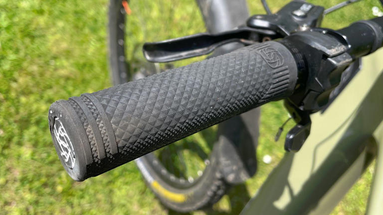 Gusset S2 extra soft compound grips review: Superb grip in all-weathers