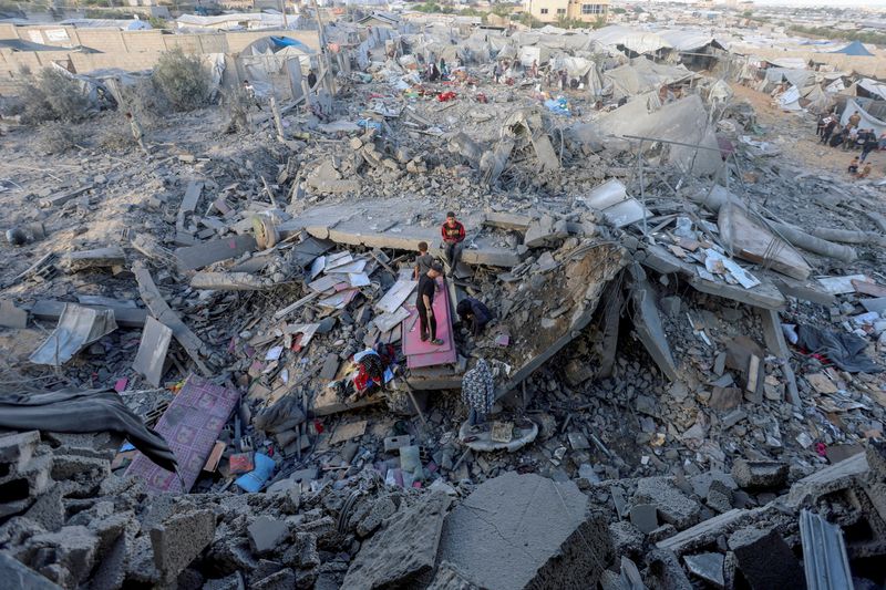 Israeli military kills four in Gaza and expands control zone, locals say