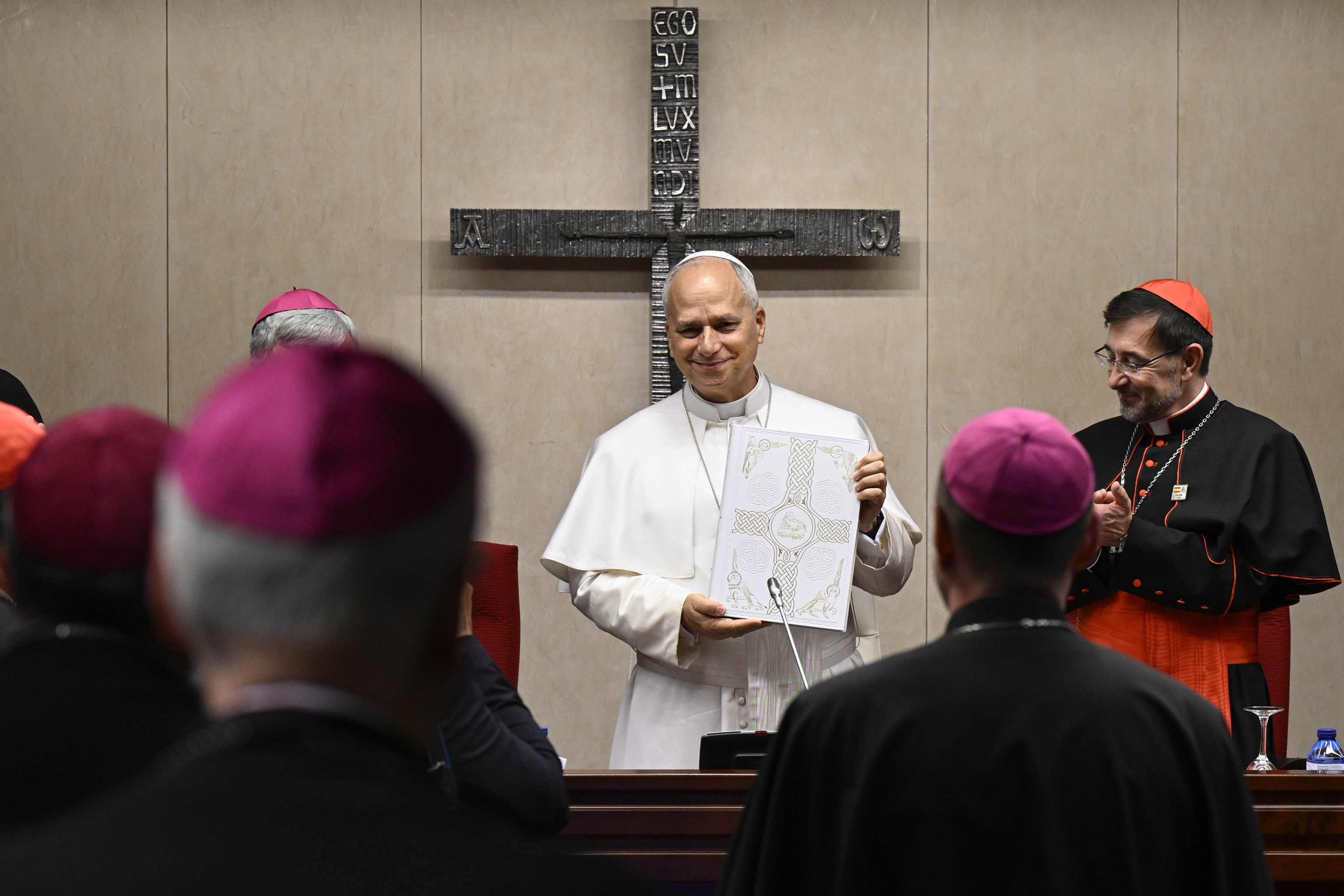 Give reparations for abuse victims, pope tells Spanish bishops