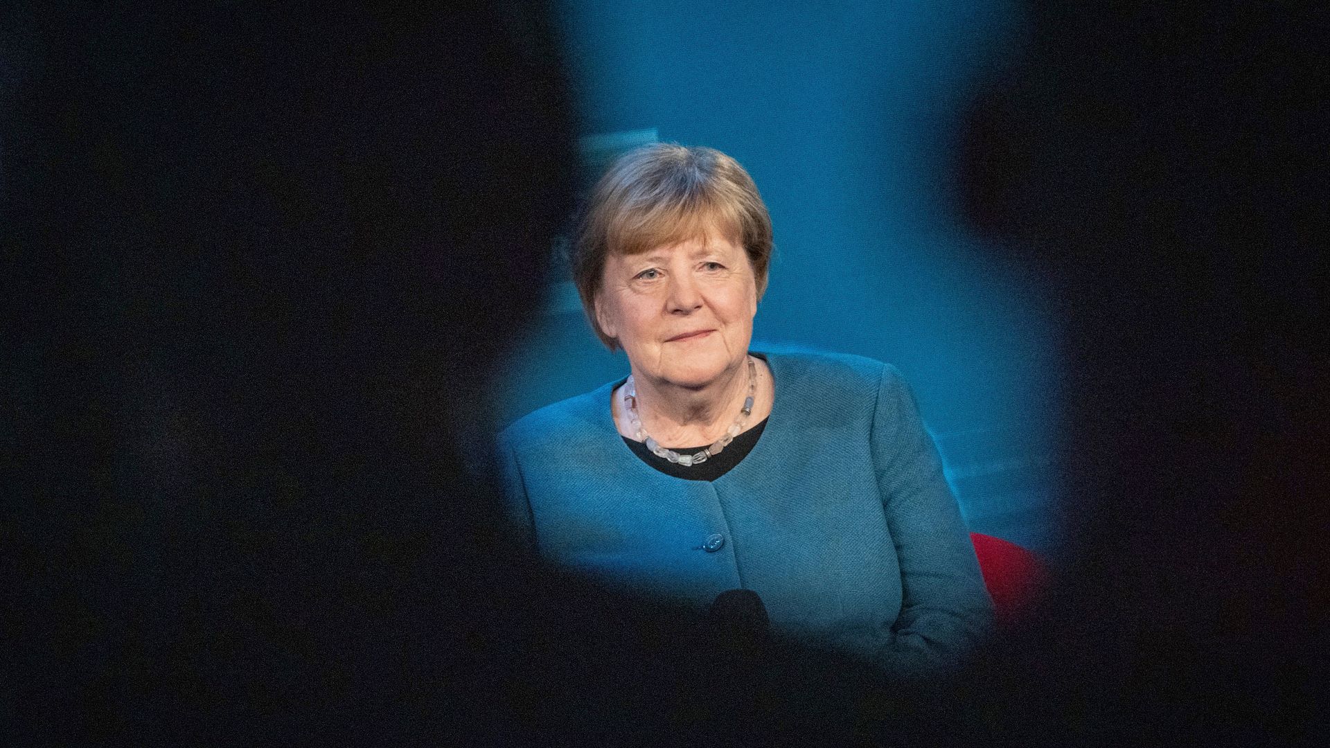 Angela Merkel: Jan van Aken spricht sich für Ex-Kanzlerin als ...