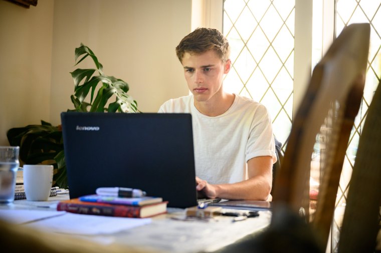 I was offered a £100,000 job but it was a scam – the red flags people miss