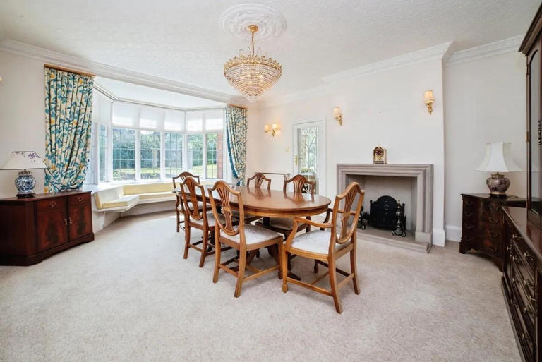 Family home set within 1.29 acres of stunning grounds in Mansfield on ...
