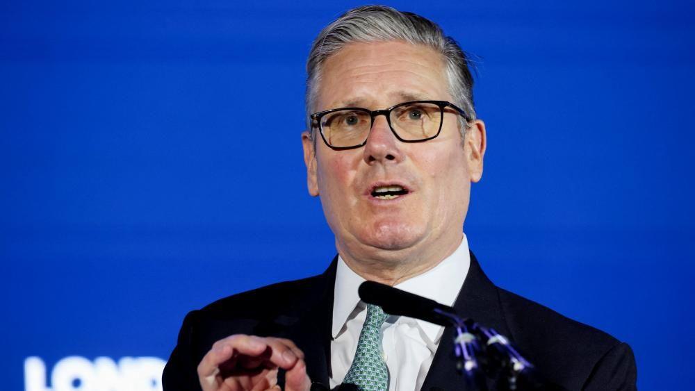 Starmer preparing to announce social media restrictions for children