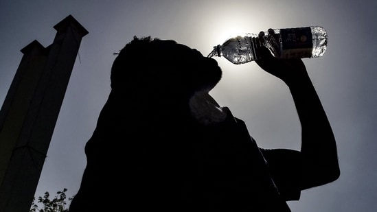 Heatwaves causing muscle cramps? Experts share symptoms that indicate ...