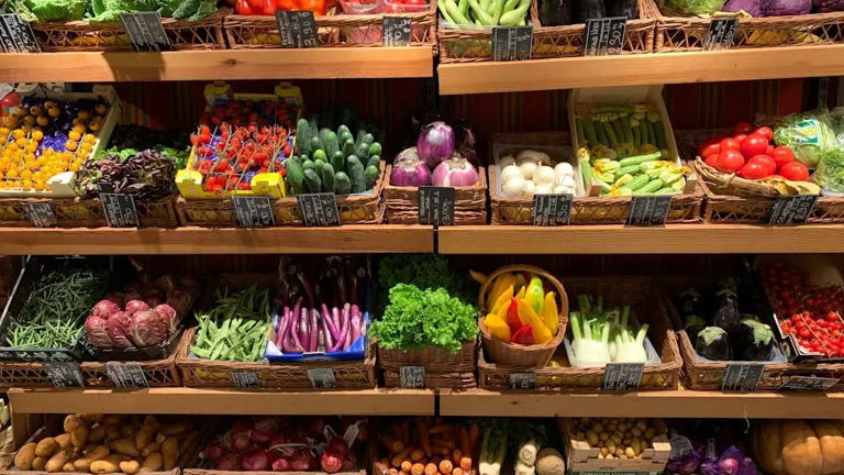 Skip the middle aisles: 10 grocery store traps designed to make you ...