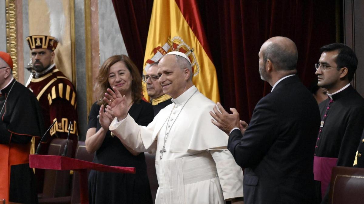 La ovación más larga y el himno nacional más breve durante la visita ...