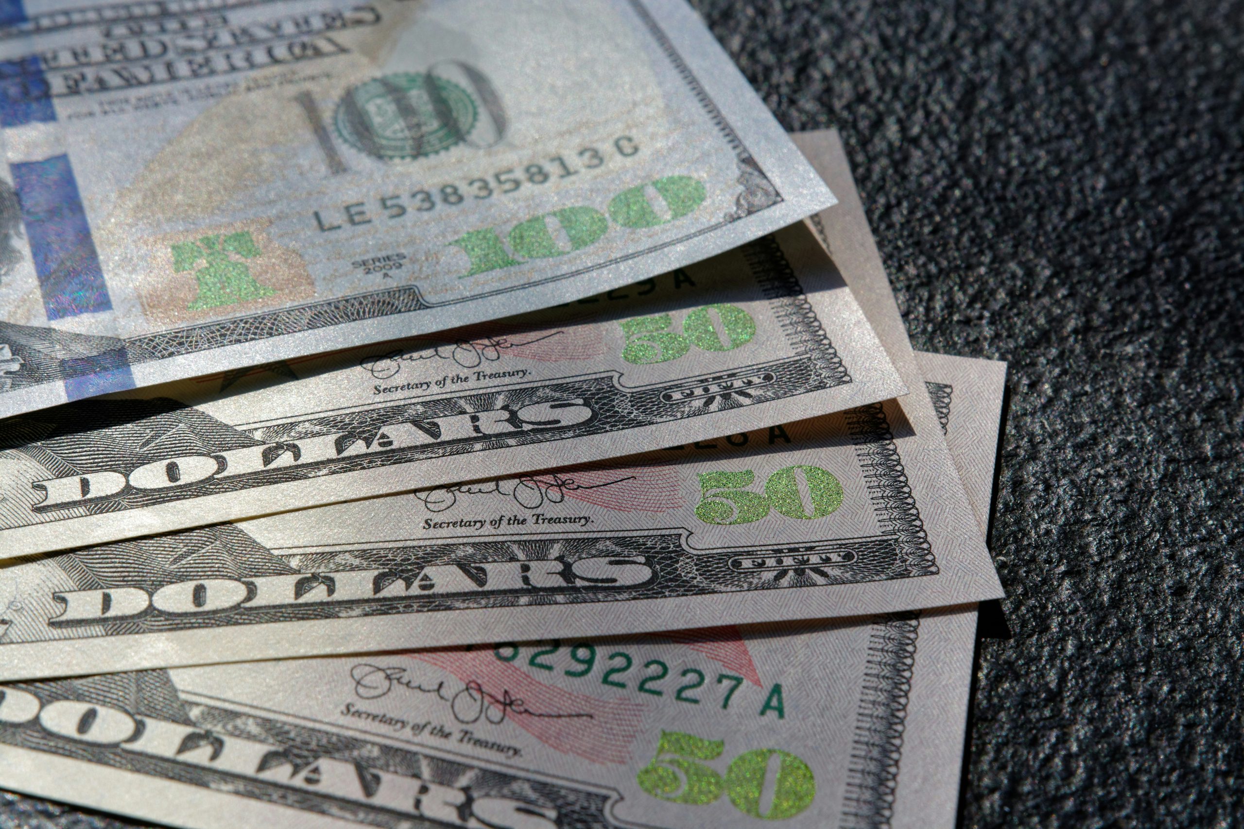 16 smart tips for handling currency at global cruise ports