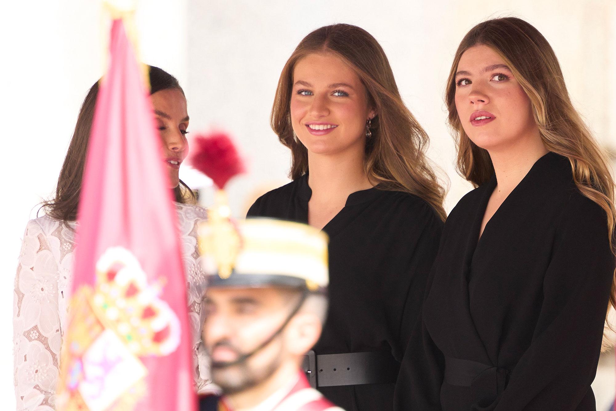 Leonor et Sofia d’Espagne princesses modèles face à Léon XIV… et fans ...