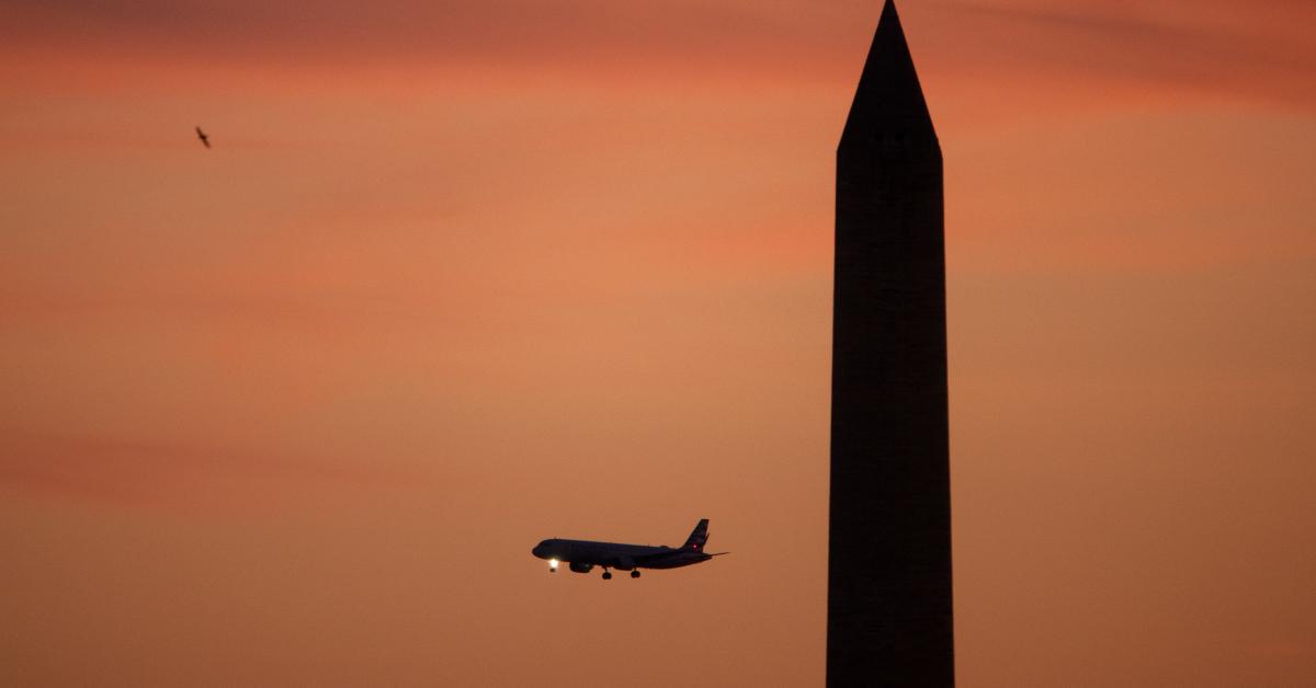 Trump's 'triumphal arch' needs red, blinking lights on it to avoid ...