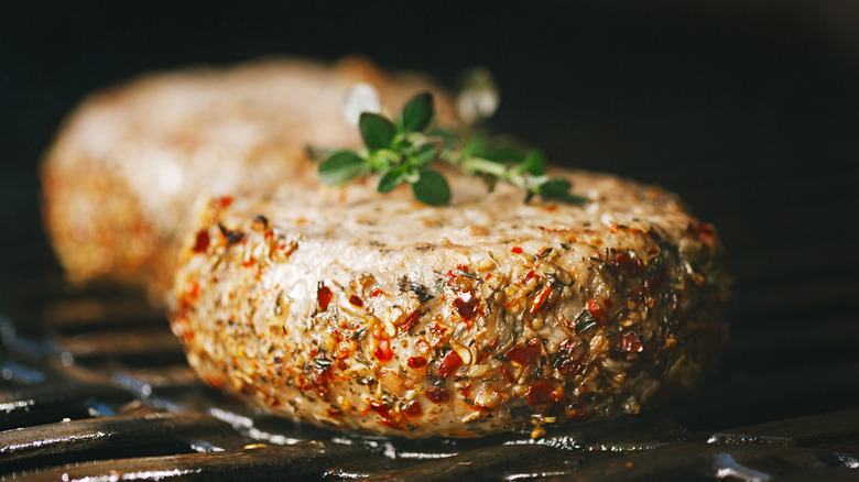 The best cut of meat for the juiciest lamb burgers