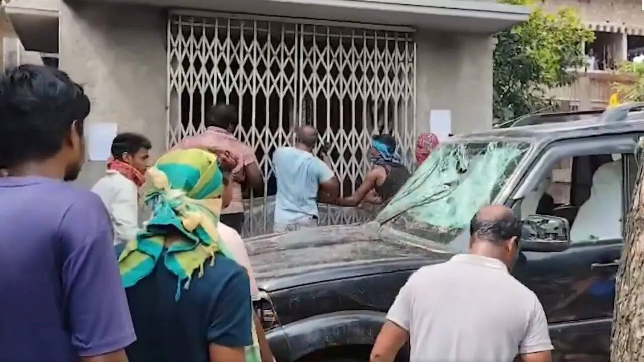 Angry locals vandalise TMC leader Jahangir Khan's office after his ...
