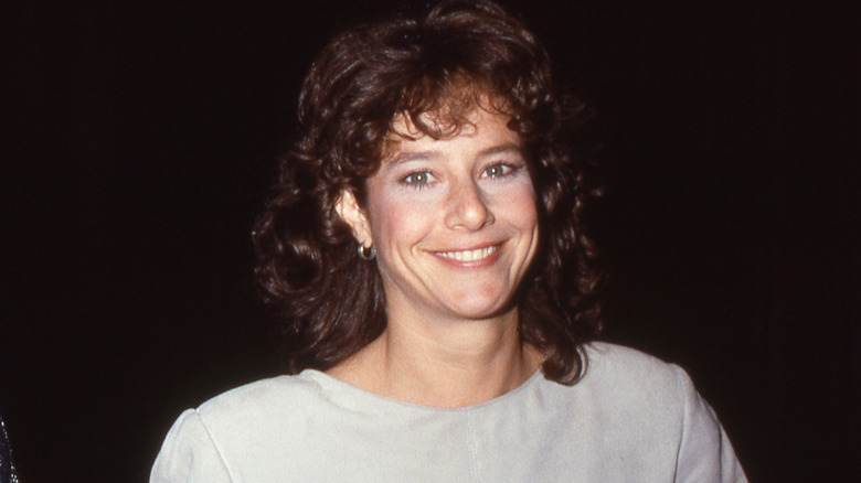 What iconic '80s actor Debra Winger looks like these days