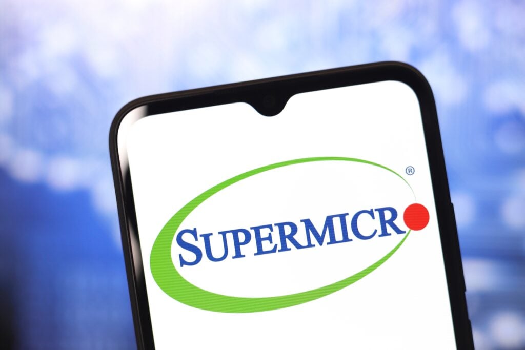 Super Micro bounces back: AI server maker defies brutal tape after ...