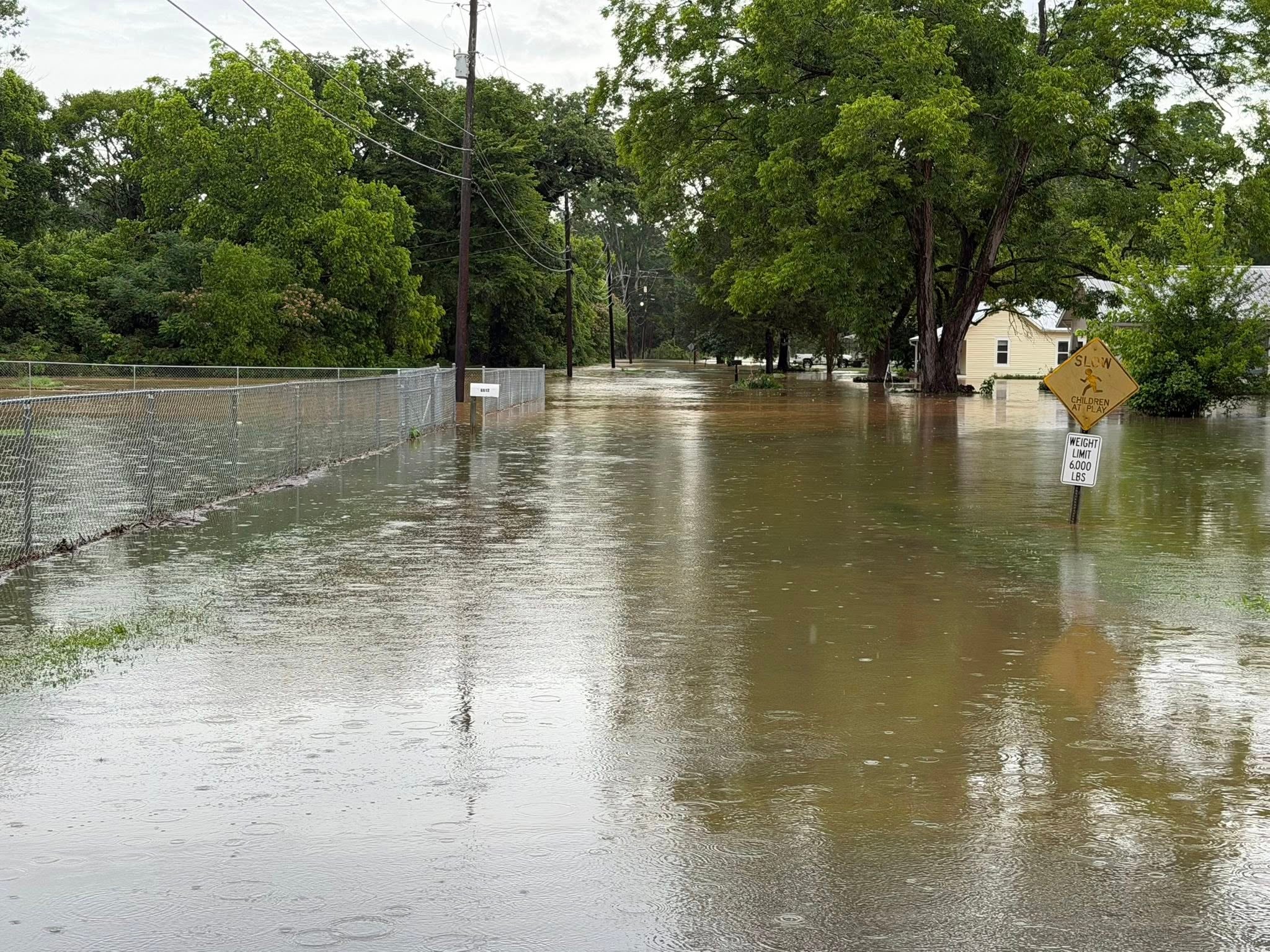 Flash floods trigger water rescues in Missouri, Kansas as growing flood ...