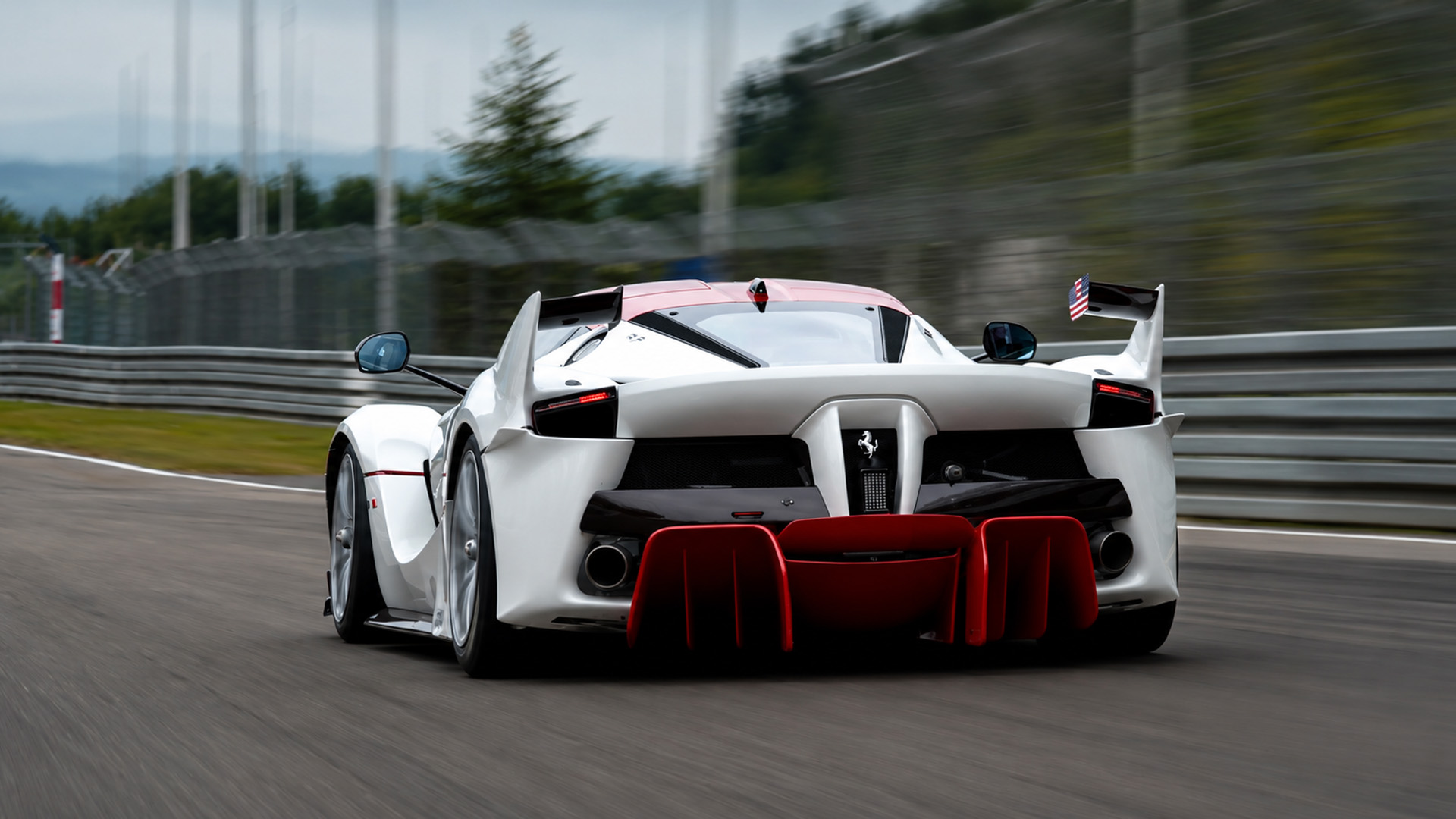What happens when a Ferrari FXX-K goes flat out on circuit?