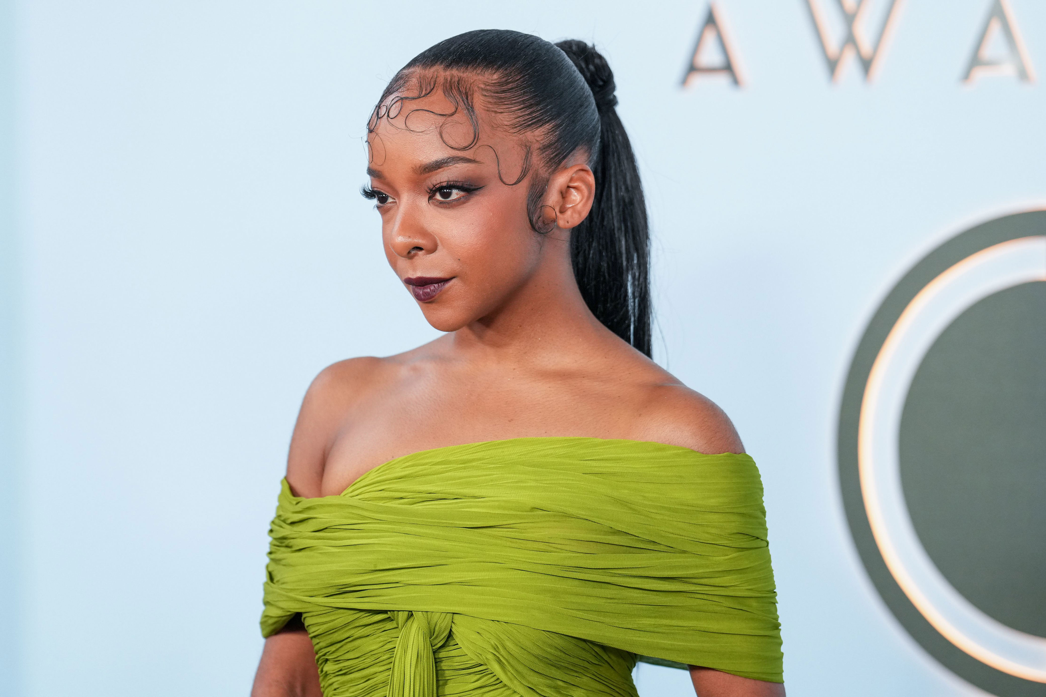 The best beauty looks at the 2026 Tony Awards