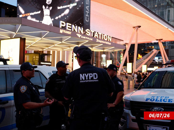 Taylor Swift's wedding venue MSG: Five people stabbed at nearby Penn ...