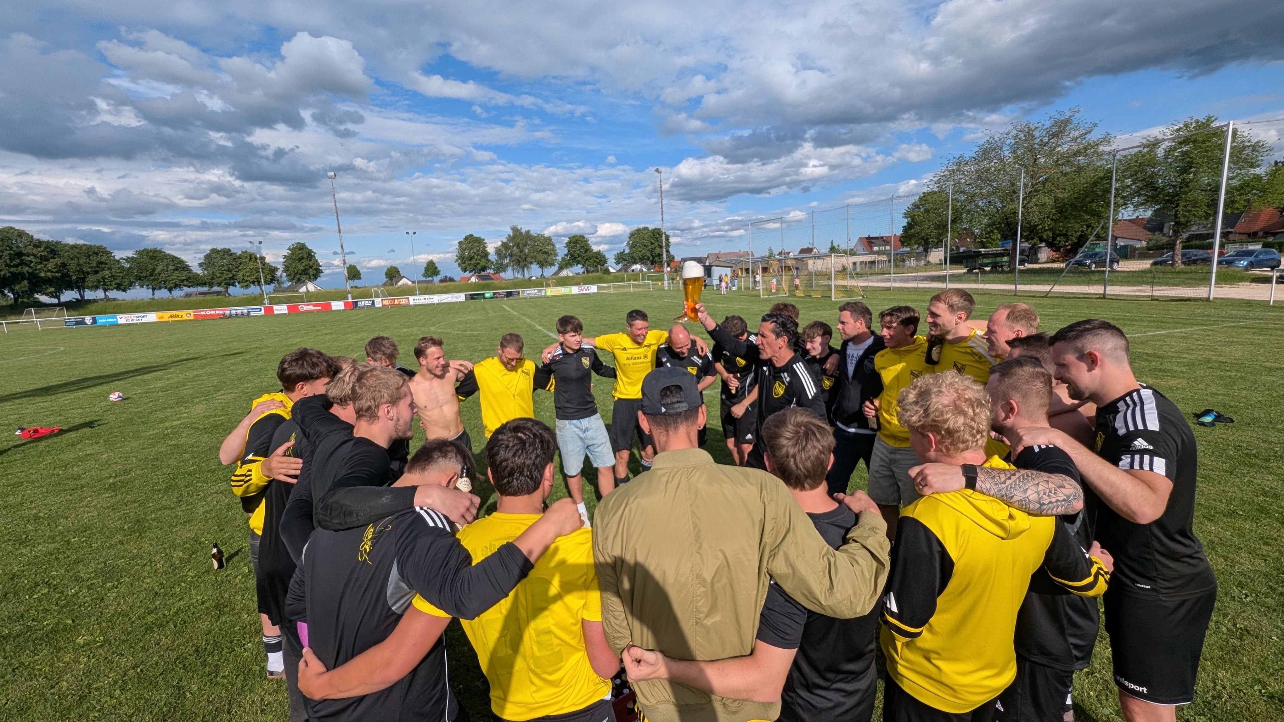 Saisonfinale in der Kreisliga A: Fünf Bitzer Tore versüßen den Abschied ...
