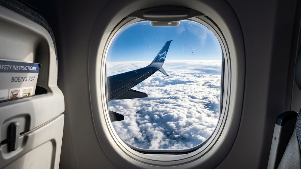There's a reason airlines want your window open during takeoff
