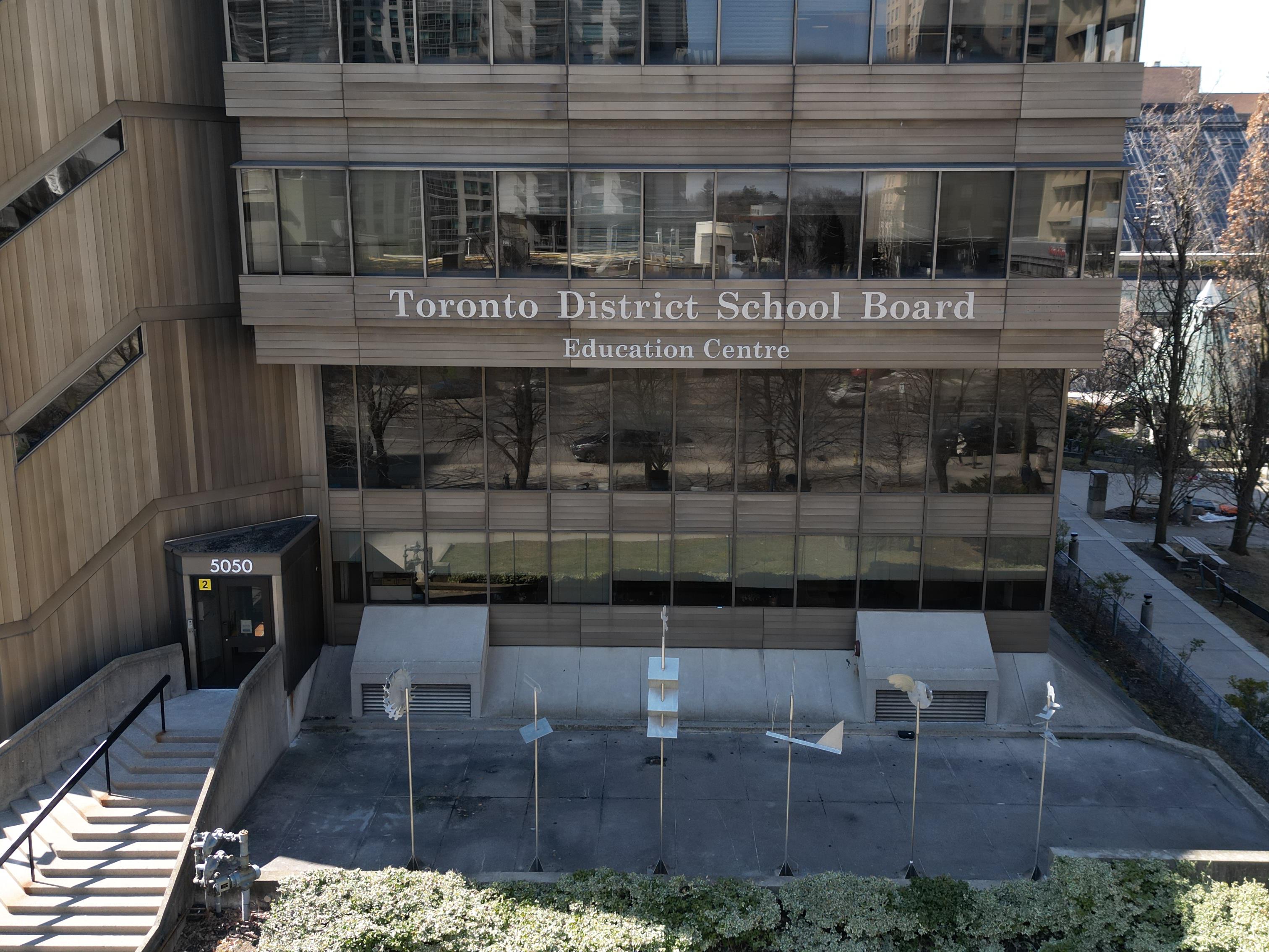 Plus de 200 employés possiblement mis à pied au TDSB