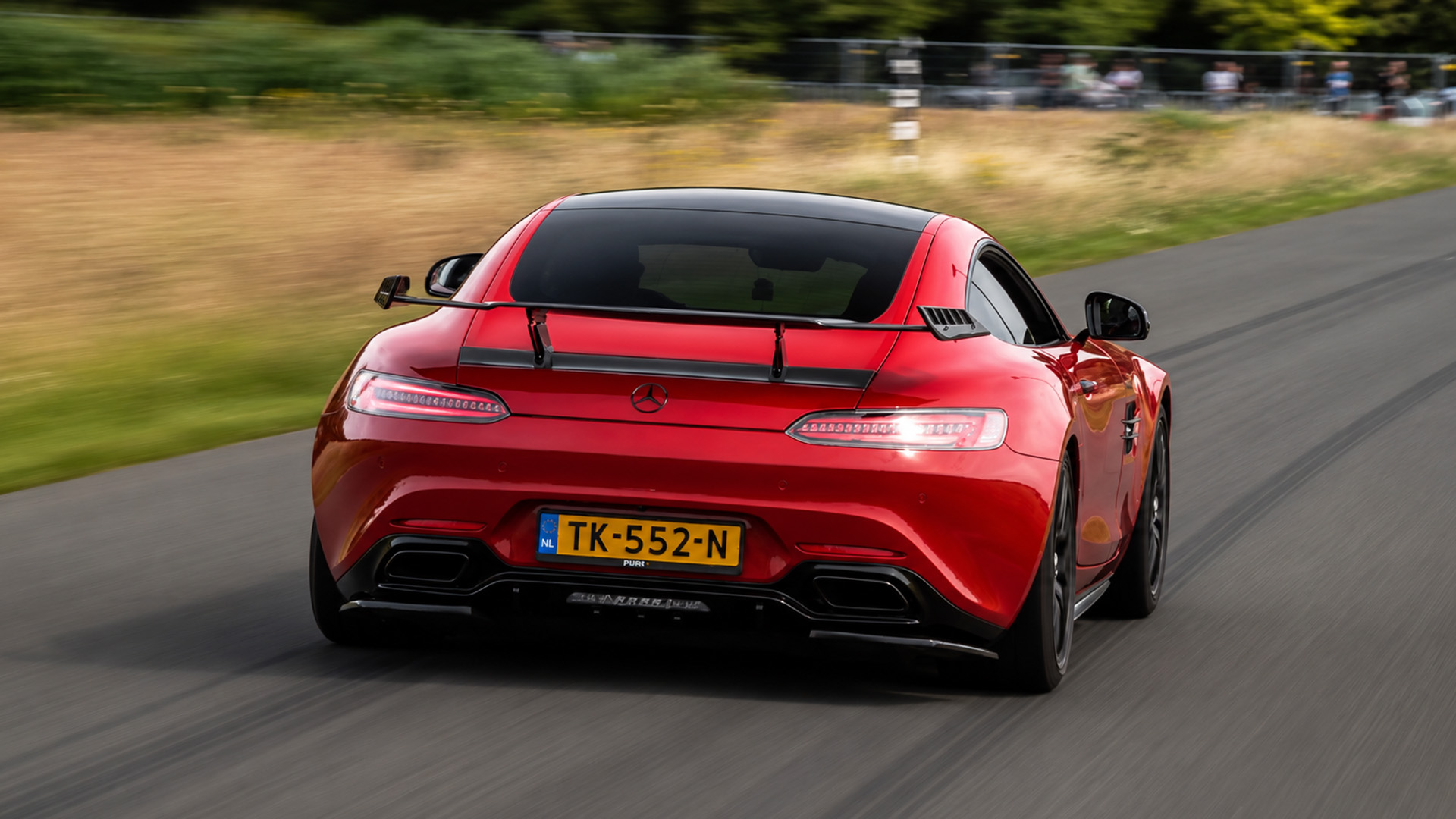 AMG GTR brutal acceleration shakes the open road