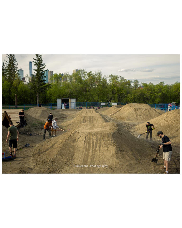 Edmonton mountain bikers come together to build first-off-its-kind park