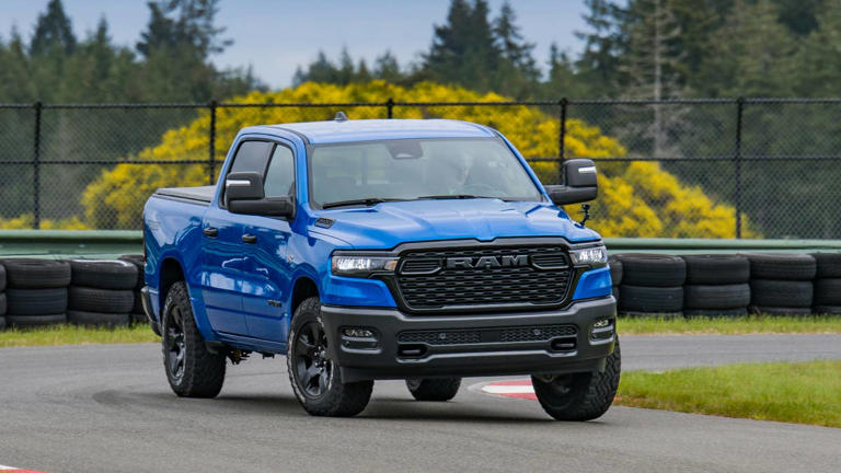 I drove the 2026 Ram 1500 Warlock HEMI V8 on- and off-road: Here’s my ...
