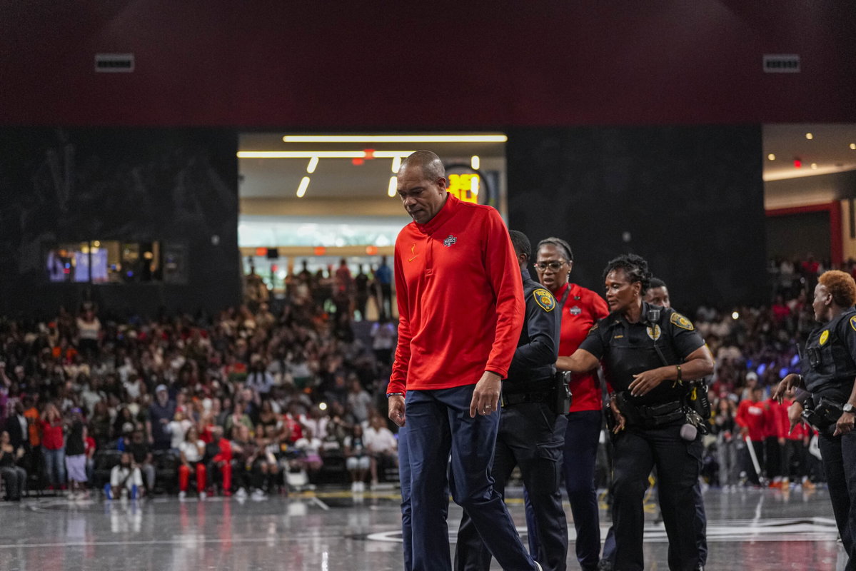 WNBA coach escorted off court by police after heated exchange during ...
