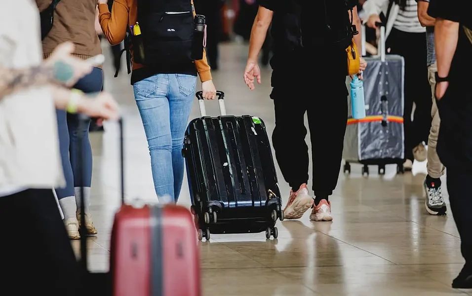 Smart travel habits for smoother flights