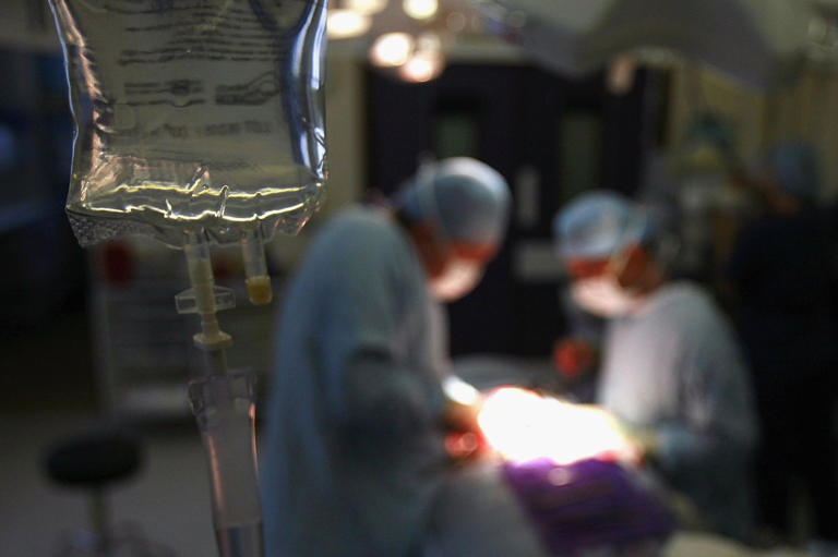 Operating theatre staff at Bedford and Luton and Dunstable hospitals to ...