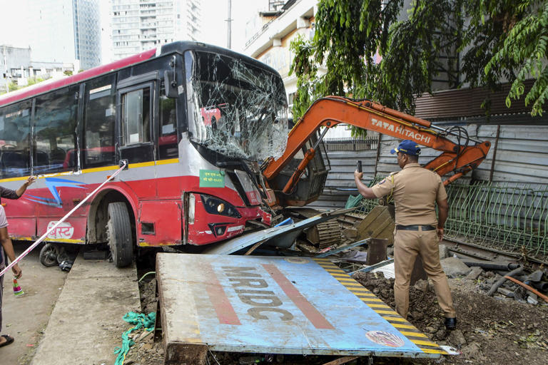 One killed, six injured as BEST electric bus crashes into multiple ...