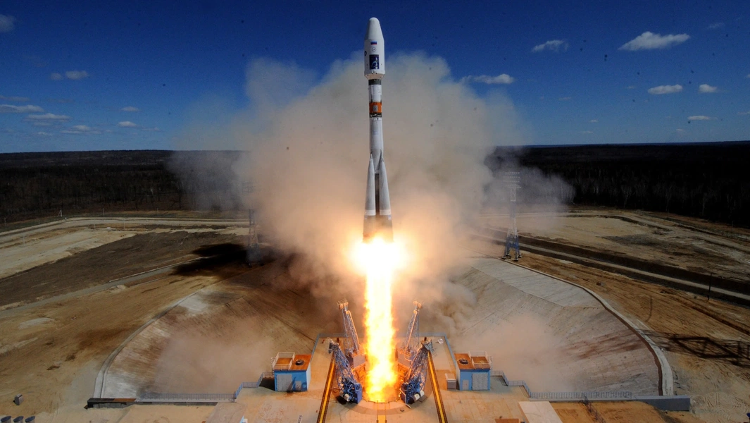 Russia’s Rassvet broadband fleet loses first satellite in orbit