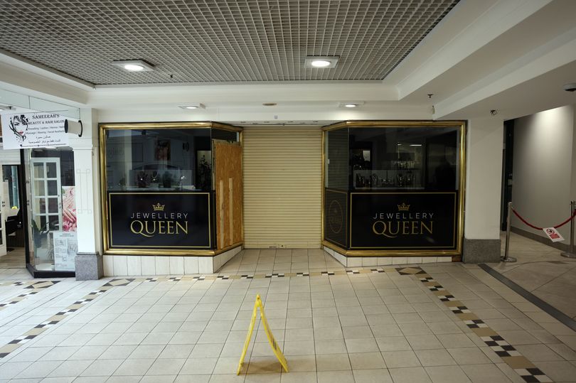 Jewellery worth £10,000 stolen from Eldon Gardens shop after intruder ...