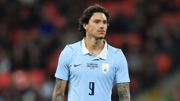 Darwin Nunez completes shock Liverpool return