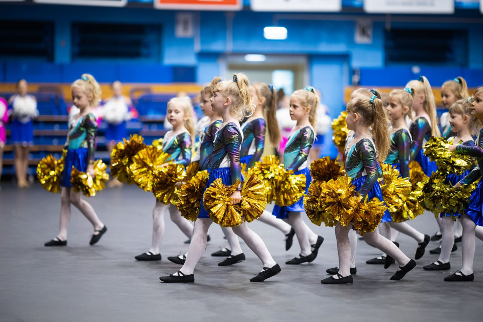 Cheerleading to sport w hali Gryfia. Uczniowie z całego Słupska ...