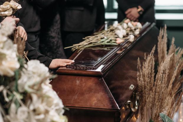 Death notices and funeral announcements from the Basingstoke Gazette