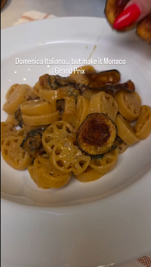 Spaghetti alla Nerano with creamy zucchini and cheese