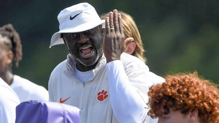 2028 edge rusher Quinn Jacobs officially holds a Clemson offer after ...