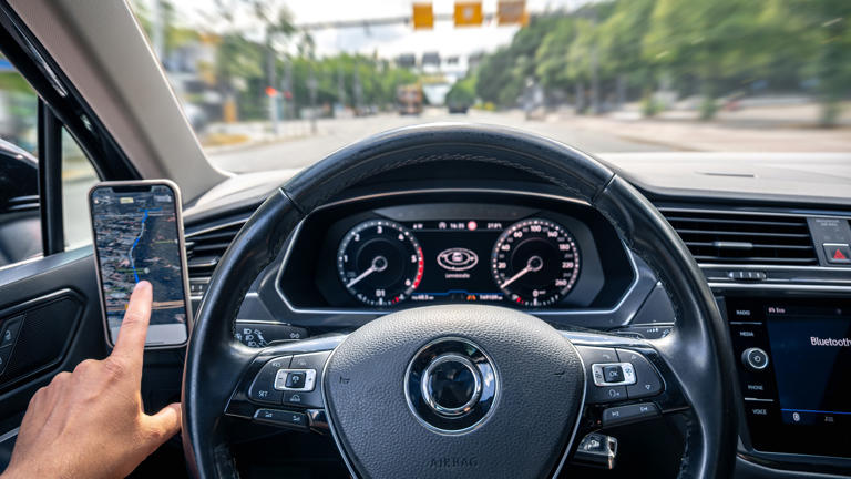 Europe unifies autonomous vehicle laws, speeds up robotaxi expansion