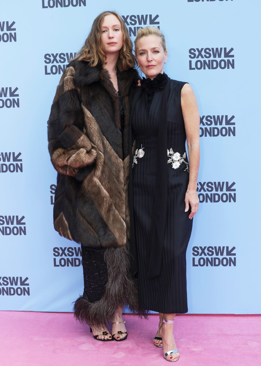 Exclusive: Why Jean Smart hasn't responded to Gillian Anderson 'feud ...