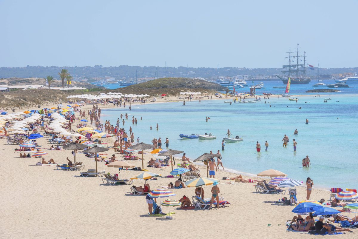 Weniger Platz auf beliebter Spanien-Insel: Urlauber müssen jetzt ...